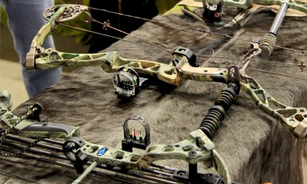 14 Must Have Compound Bow Tuning Tools • Advanced Hunter